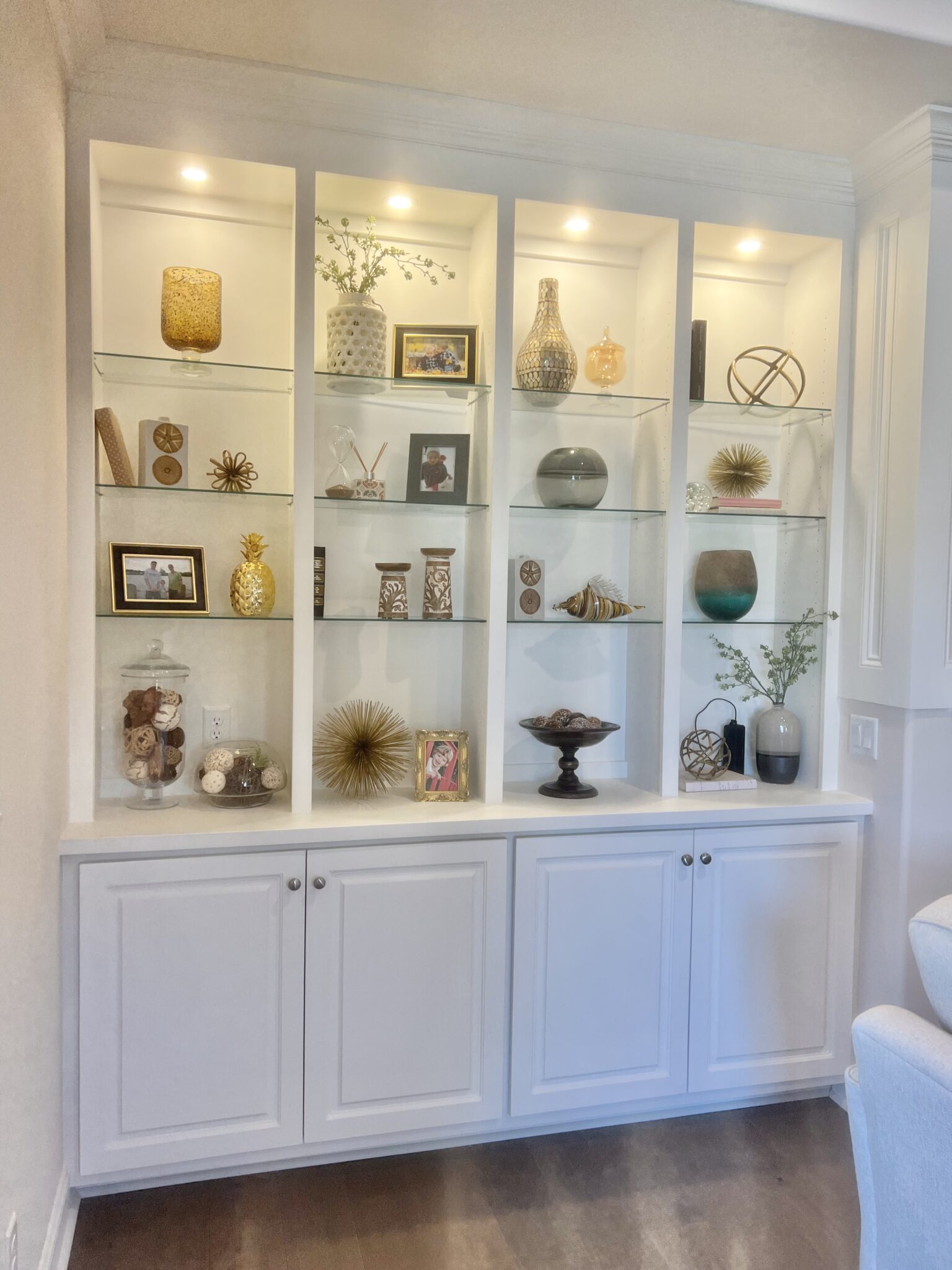 How to Style a Built-In Bookcase: Tips for a Perfectly Curated Look in ...